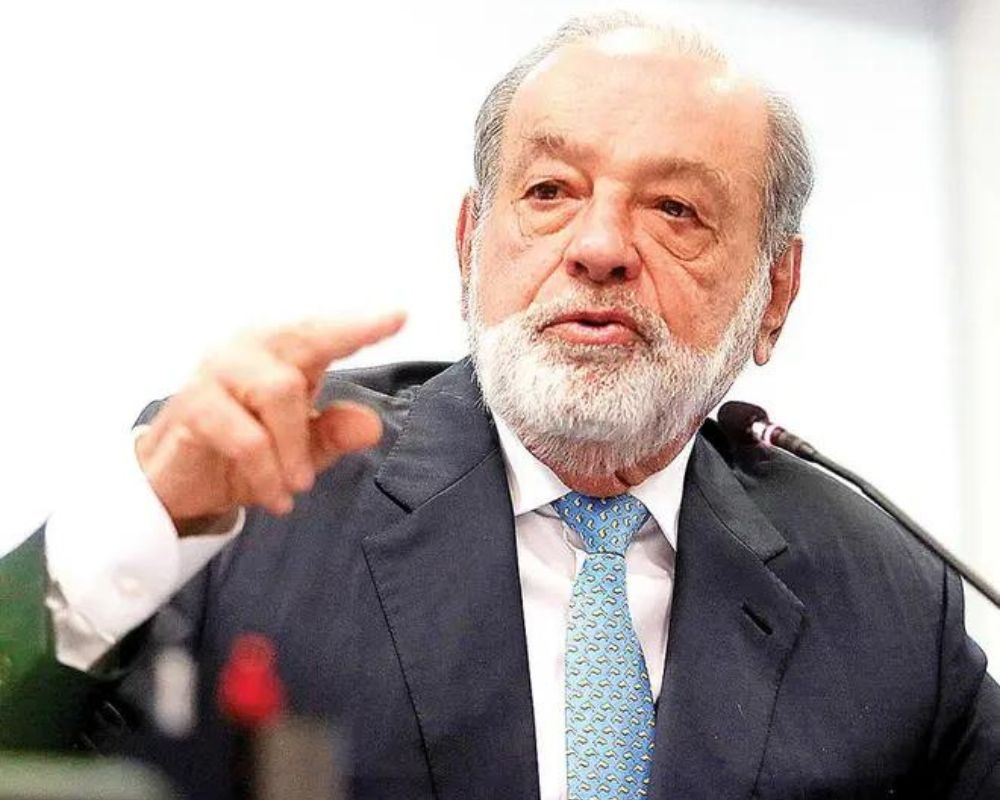 Pesa a Telmex pasivo laboral; Carlos Slim